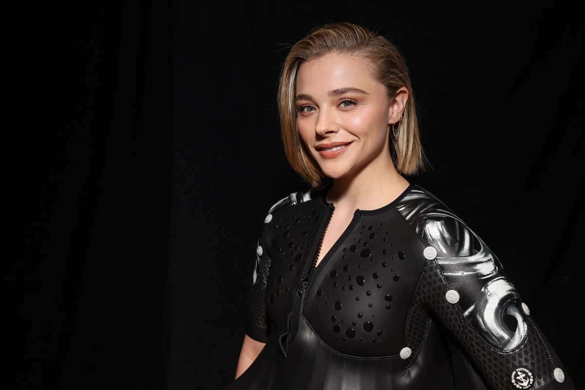 Chloë Grace Moretz Marries Same-Sex Partner Kate Harrison in Private ...