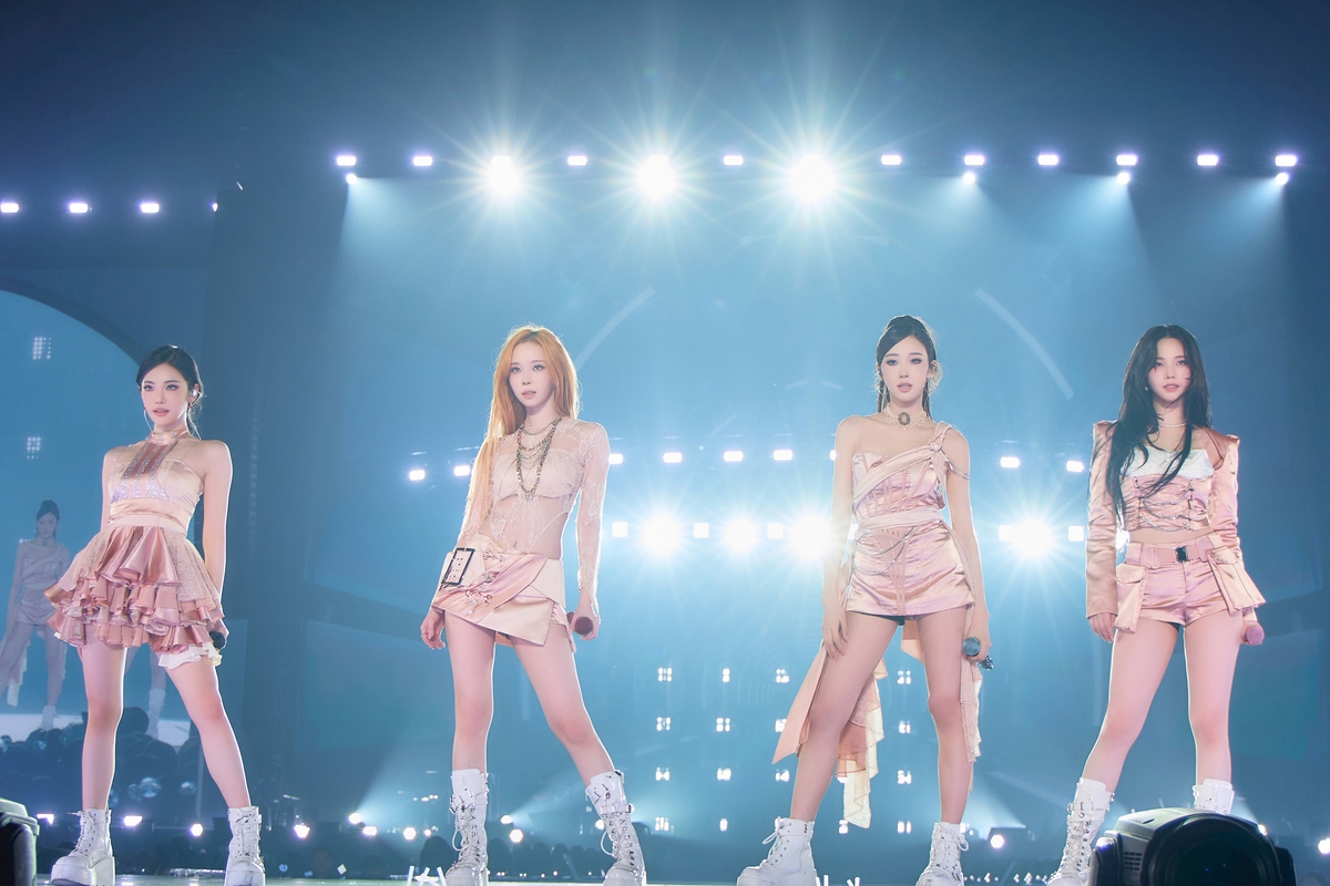 [Photo&] aespa Enchanted the Tokyo Dome with a “Iron Taste” Live ...