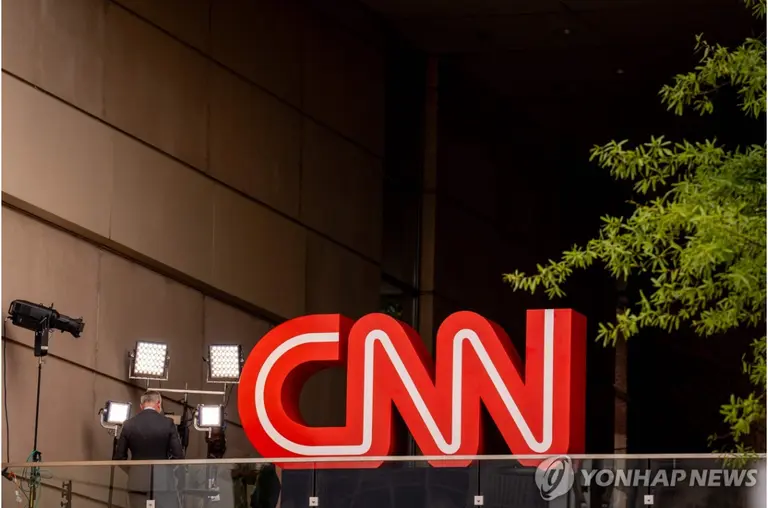 'Korean Tycoon' Soo Kim Joins Warner Bros Acquisition Battle... "Will ...